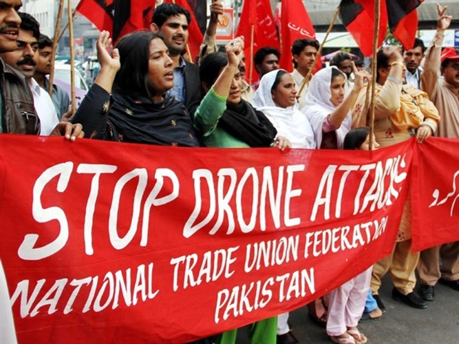 Essential Readings: Reading Pakistan